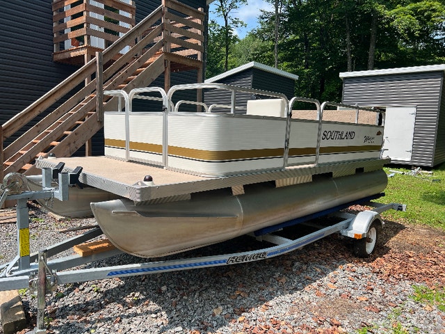 Ponton électrique | Vedettes et bateaux à moteur | Ville de Québec | Kijiji