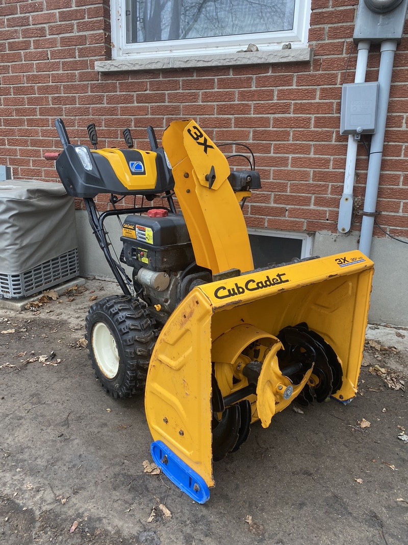 Cub cadet snowblower 3 stage 30hd | Snowblowers | London | Kijiji