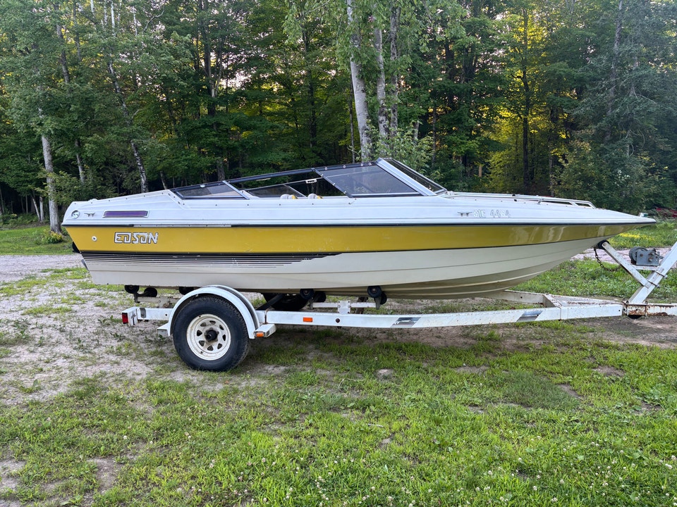 Edson bow rider | Powerboats & Motorboats | Kingston | Free local ...
