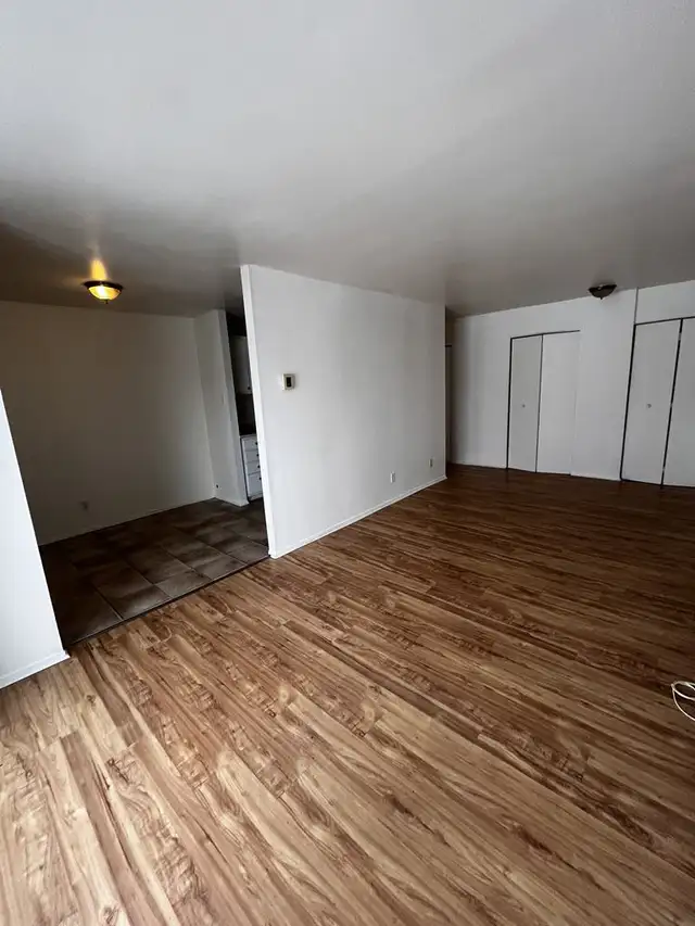 LIBRE 5 1/2 GRAND à La Prairie à 2pas A132.Pont Champlain7min | Long ...