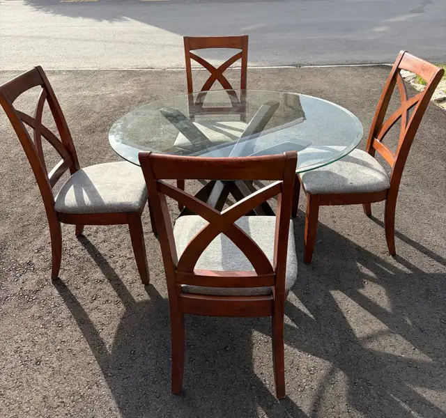 ️ Modern Glass Dining Table Set + 4 Chairs | Like New | | Dining Tables ...