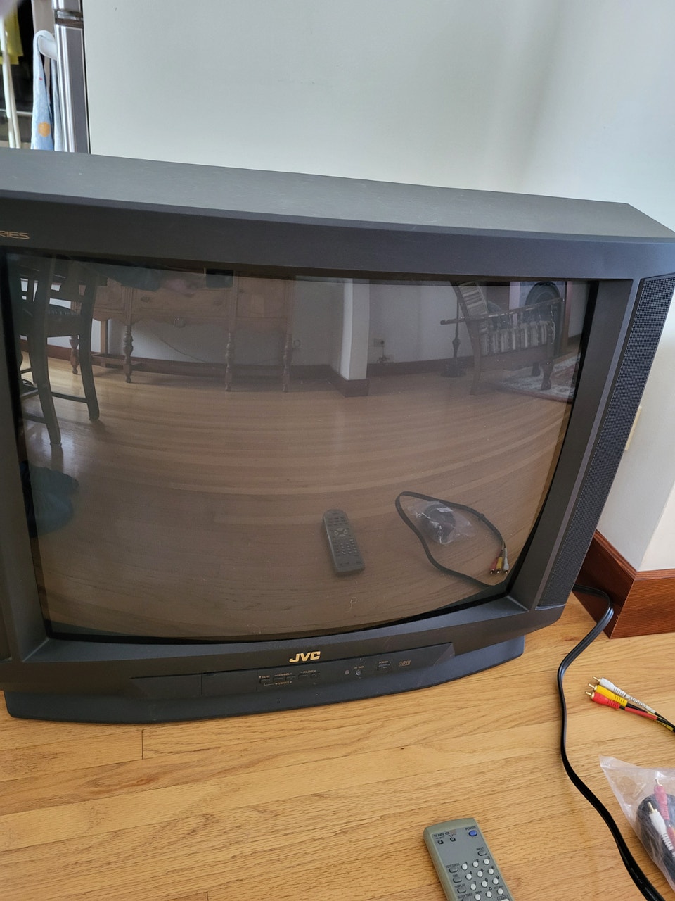 JVC Cathode Ray Tube TV, AV-27D202 | Free Stuff | Calgary | Free local ...