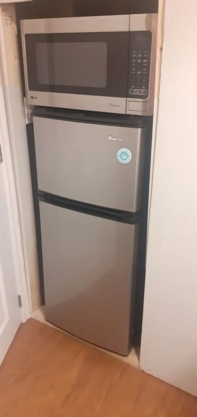 ⭐ BARRHAVEN ⭐FULL BASEMENT & PRV. BATHROOM FOR COUPLE or FEMALES | Long ...