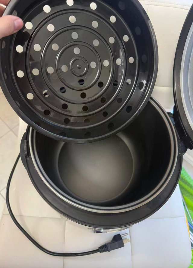 Master Chef Rice Cooker & Steamer + Zhibai Brand Humidifier ...