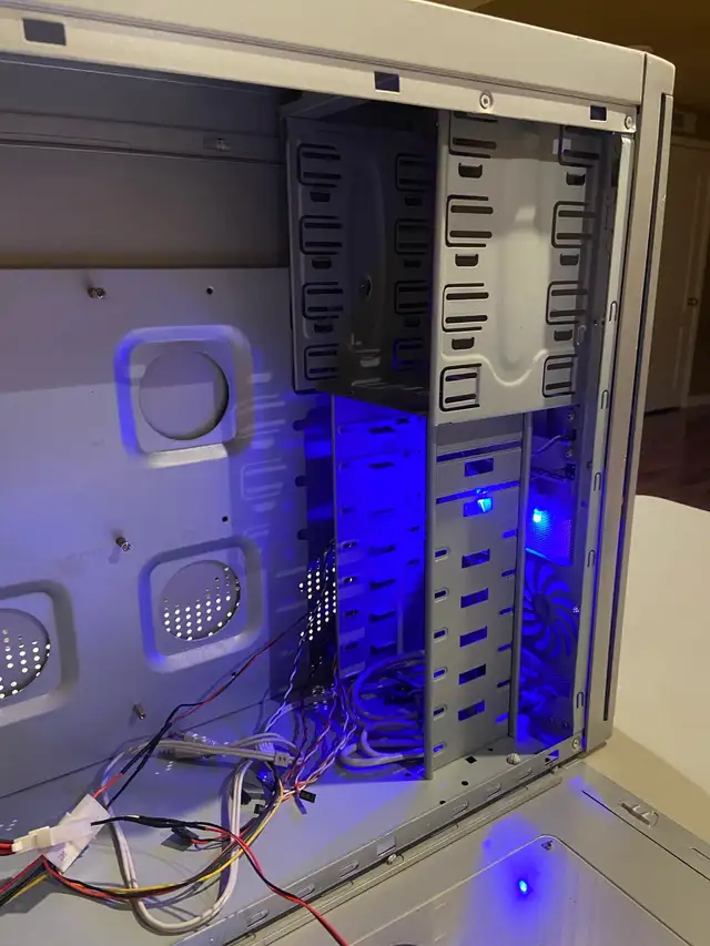 Vintage 2004 NZXT Guardian Silver ATX Mid Tower PC Case Gaming ...