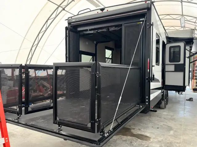 2022 Grand Design momentum 31G Toyhauler | Travel Trailers & Campers ...