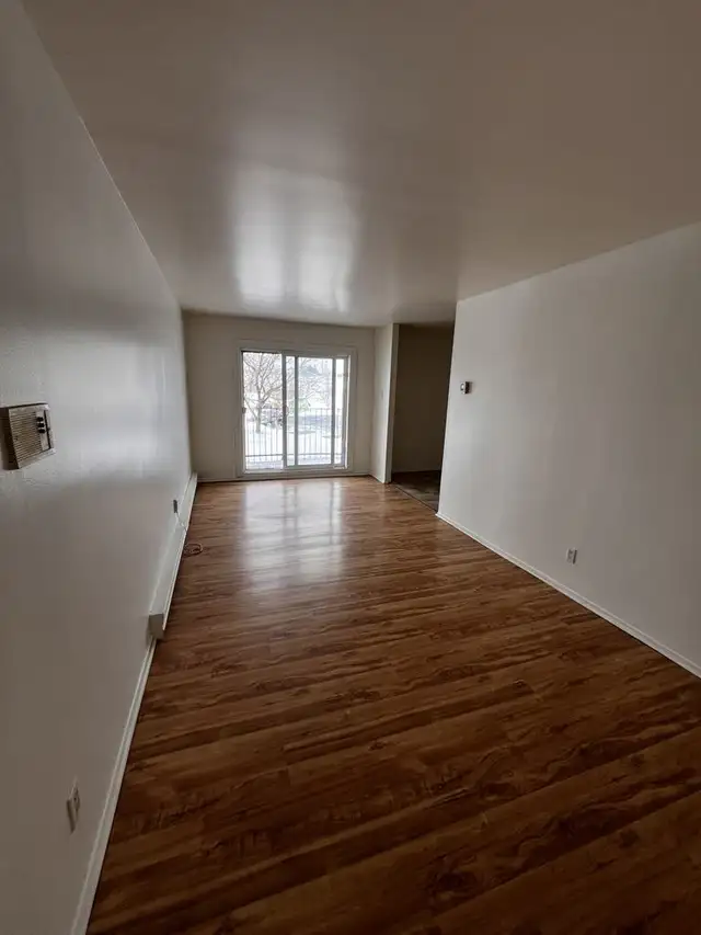 LIBRE 5 1/2 GRAND à La Prairie à 2pas A132.Pont Champlain7min | Long ...