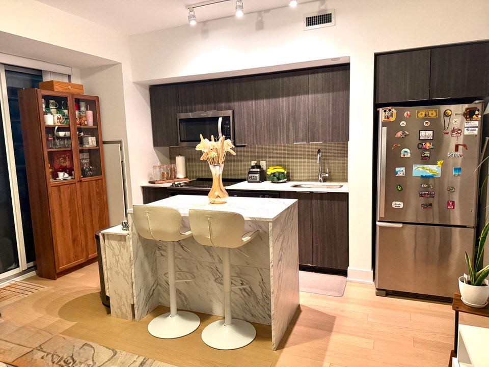 2 bedroom Unit for Lease Etobicoke (Park Lawn) | Long Term Rentals ...