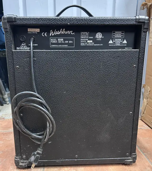 Used Washburn BD-30B 20 Watt Practice Bass Guitar Amplifier | Amps ...
