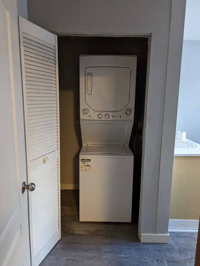 1 bed 1 bath bright and clean upper level unit | Long Term Rentals ...