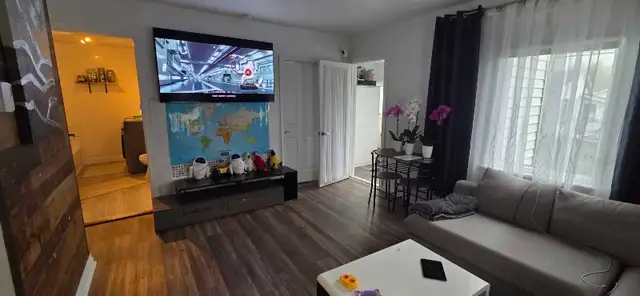 Comme une maison! 5 ½ rénové à Châteauguay Grande cour | Long Term ...