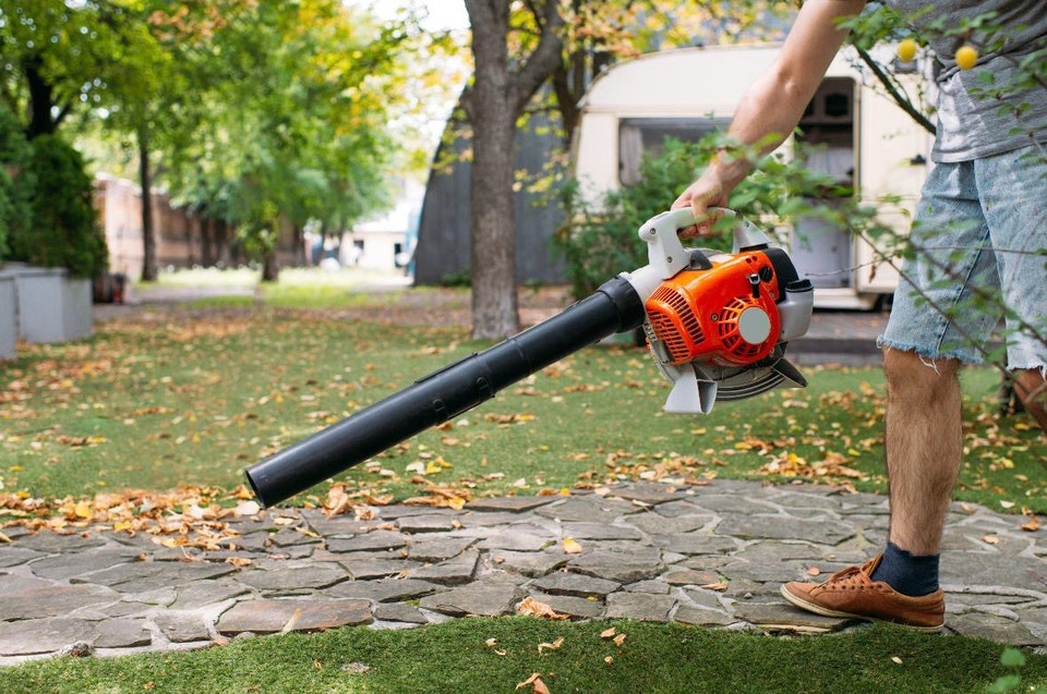 Yard Cleanup Services | Lawnmowers & Leaf Blowers | Mississauga / Peel ...
