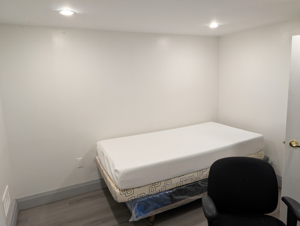Basement rooms rent near Mohawk college | Room Rentals & Roommates ...