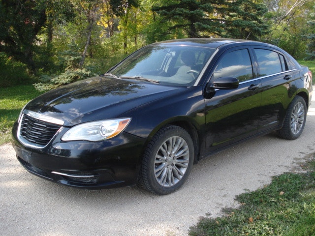 2012 Chrysler 200 LX with safety | Cars & Trucks | Winnipeg | Free ...