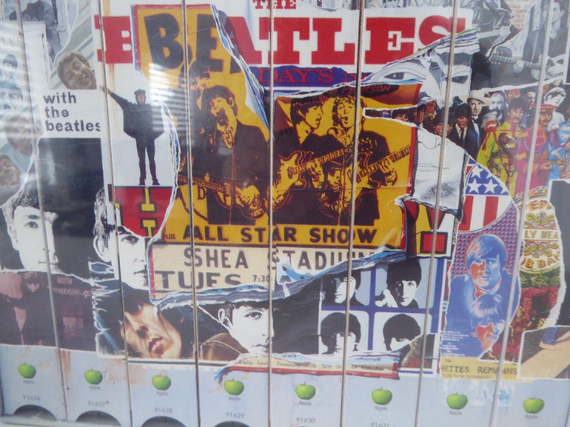 COLLECTORS THE BEATLES, 8 VHS Tape Box Set, Beatles Anthology | Arts ...