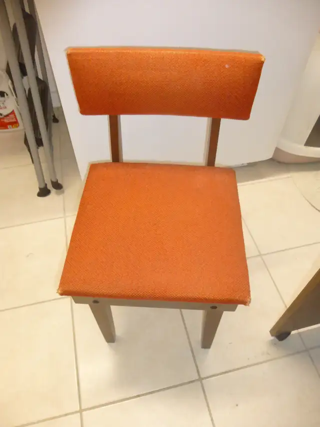 MACHINE A COUDRE AVEC MEUBLE | Other | Longueuil / South Shore | Free ...
