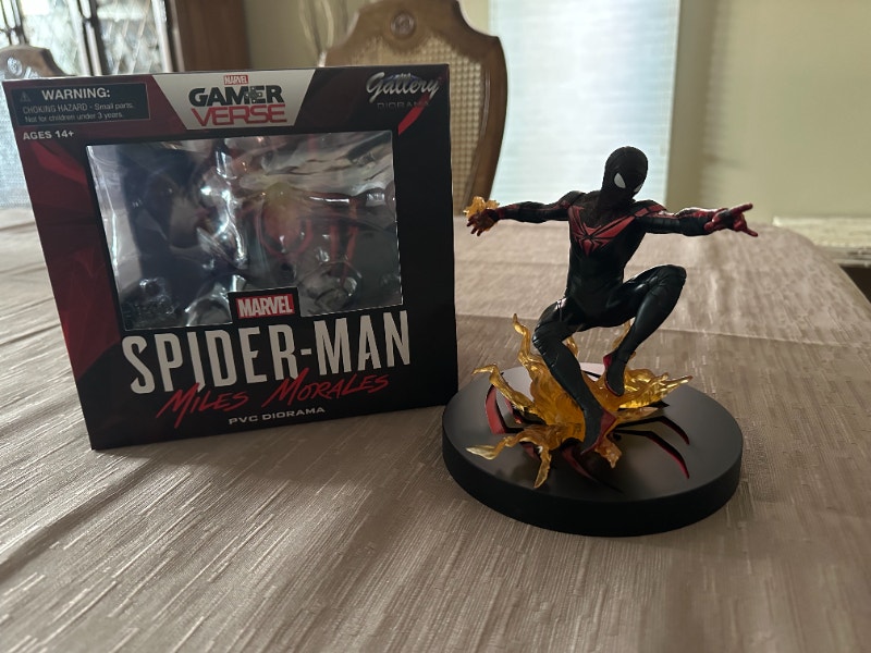 Diamond Select Toys Marvel Gamerverse Spider-Man: Miles Morales | Arts ...