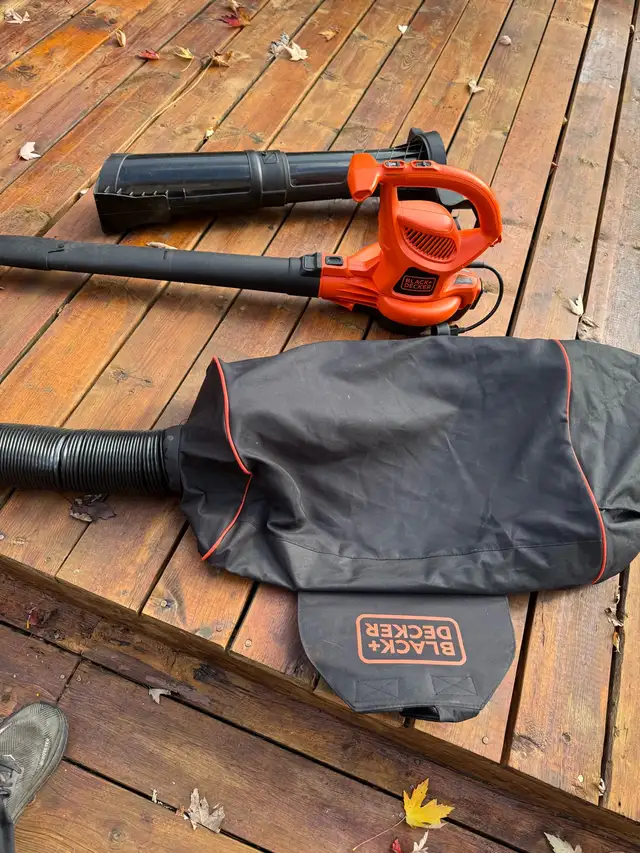 Black & Decker Leaf Blower | Lawnmowers & Leaf Blowers | City of Montréal | Free local ...