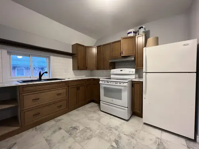 Uptown Waterloo Unit - 4 Bed 2 Full Bath -Available Now | Long Term ...