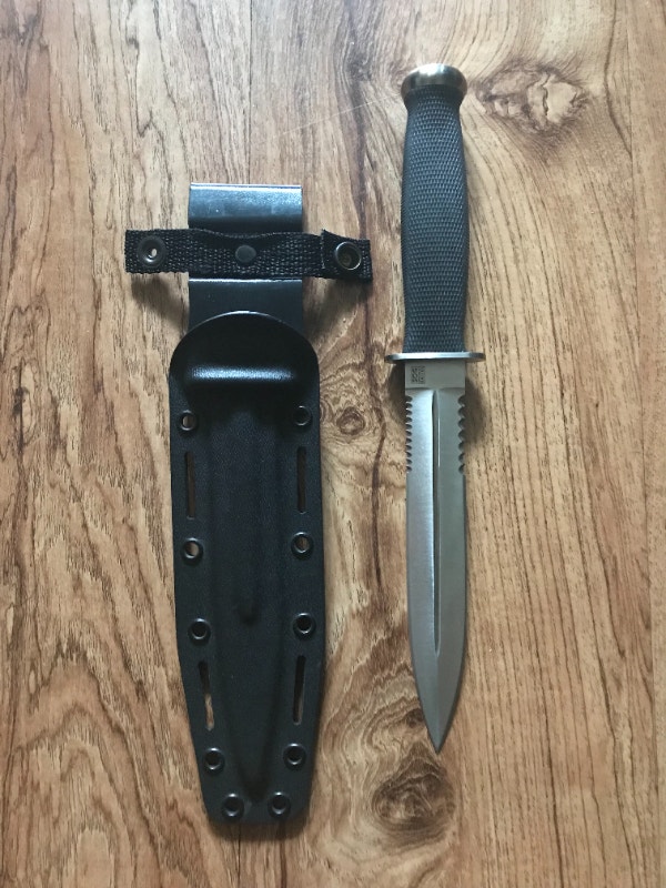 Vintage SOG Desert Dagger Knife | Arts & Collectibles | Calgary | Kijiji