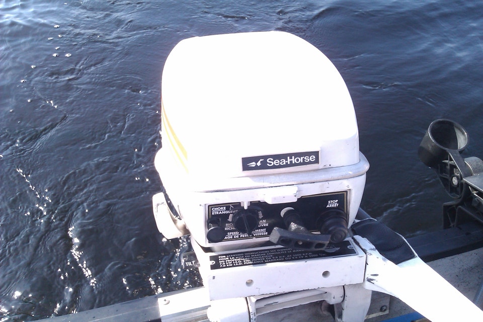 Moteur Hors Bord Johnson 9.9 HP 2 temps | Boat Parts, Trailers ...