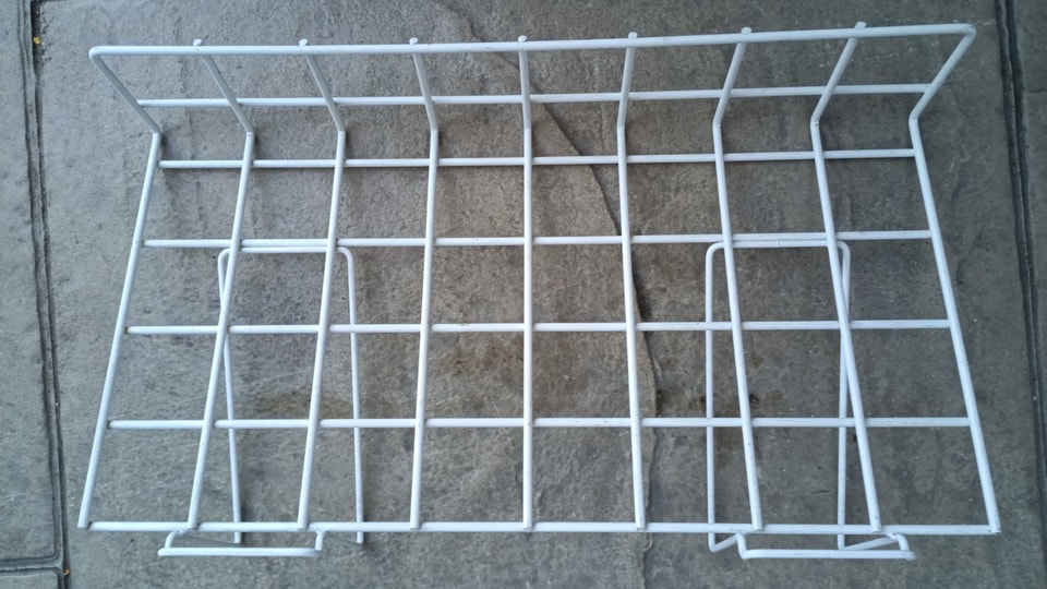 Slatwall White Wire Shelves -- 2 Types, Thick Wire & Thin Wire ...