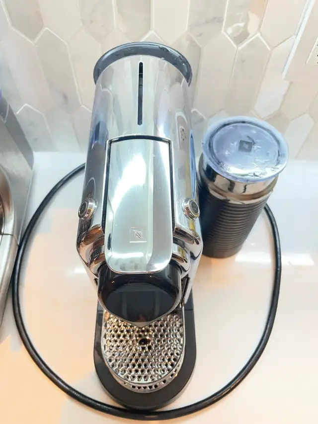 Nespresso espresso machine with milk frother | Coffee Makers | Delta ...