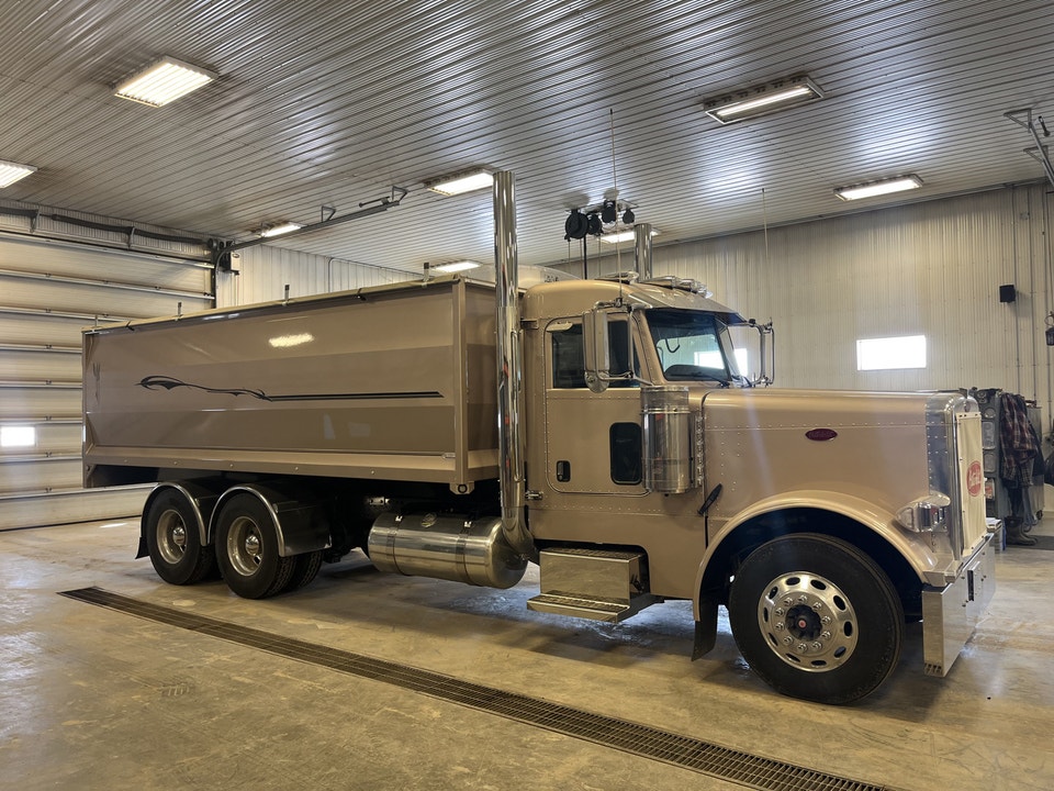 2007 Peterbilt Tandem Grain Truck | Heavy Trucks | Moose Jaw | Free ...