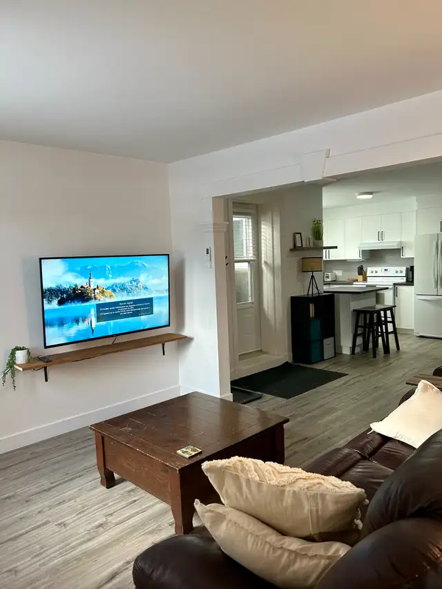 Logement grand 4 et demi – Meublé de A à Z | Long Term Rentals ...