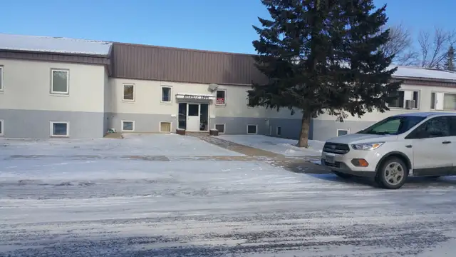 NEW AD - Melville Apartments - 3 bedroom suite behind city hall | Long ...