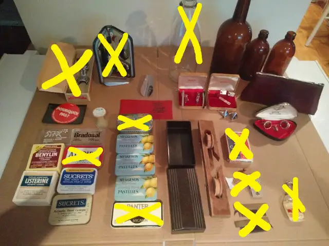 Antiquités bouteille journaux boite métal photo carte routière | Arts ...