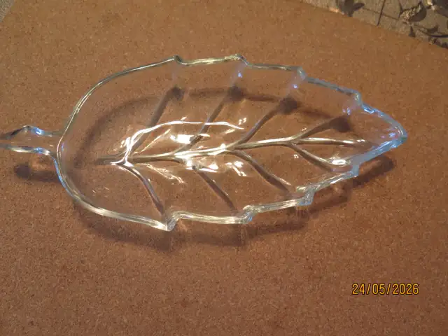 VINTAGE LEAF-SHAPED GLASS DISH | Kitchen & Dining Wares | City of ...