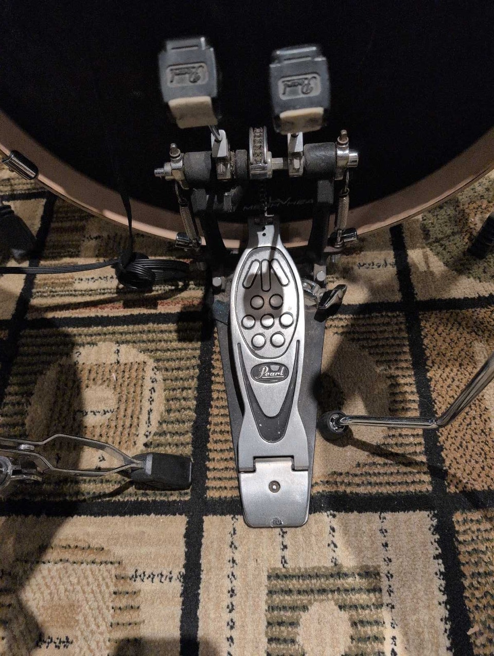 R-Tom LV Heads, Pearl Double Pedal, Pacific DrumsThrone | Drums ...