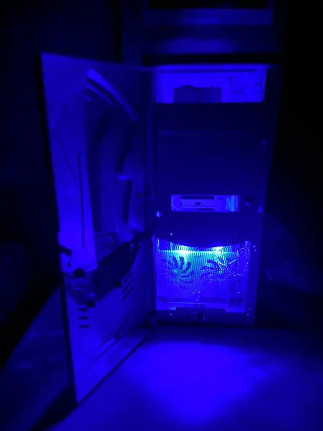 Vintage 2004 NZXT Guardian Silver ATX Mid Tower PC Case Gaming ...