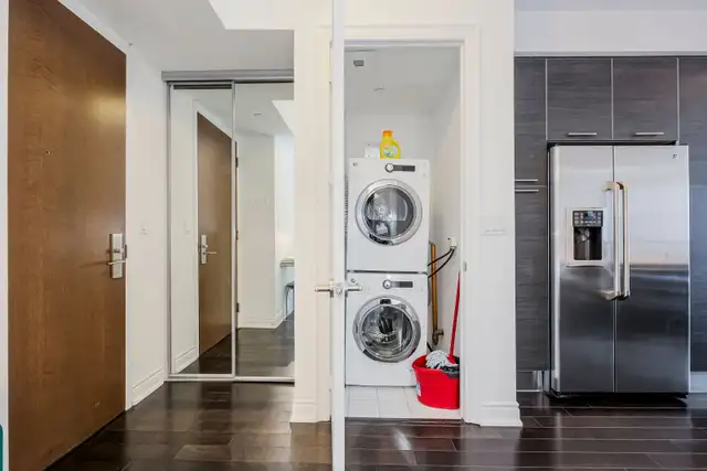 Downtown Toronto Furnished Condo | Walk to Sick Kids Hospital | Short ...