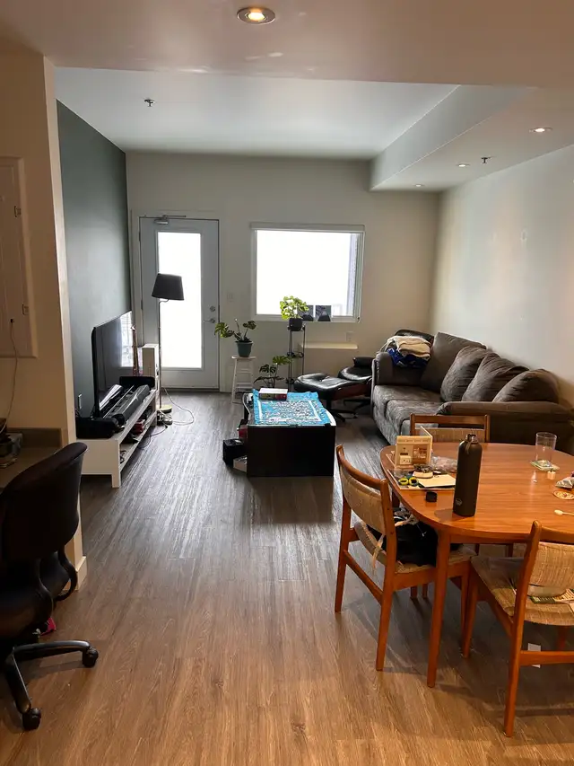 1 Bedroom Sublet | $1495 | March 1 | WiFi & Water Incl | Long Term ...