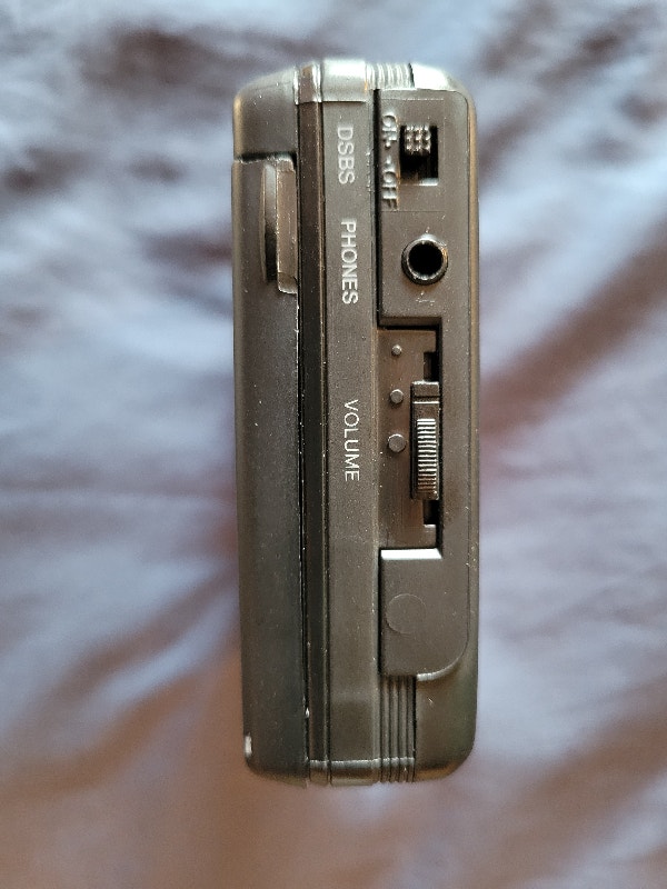 A VENDRE..WALKMAN CASSETTE ''REALISTIC'' model ''SCP-211''.. | Autre ...