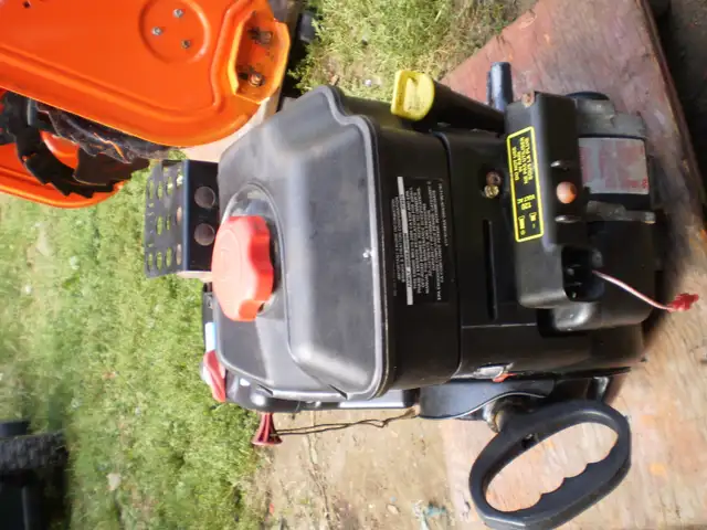 250cc Briggs and stratton Snow blower Engine | Snowblowers | Ottawa ...