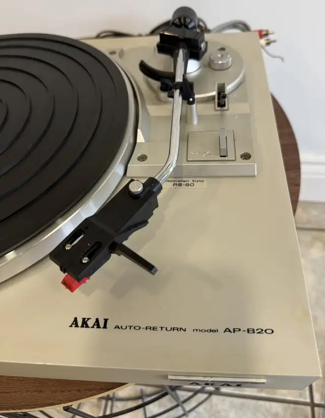 VINTAGE AKAI Turntable Model AP-B20. Belt Drive, Auto return. | Arts ...