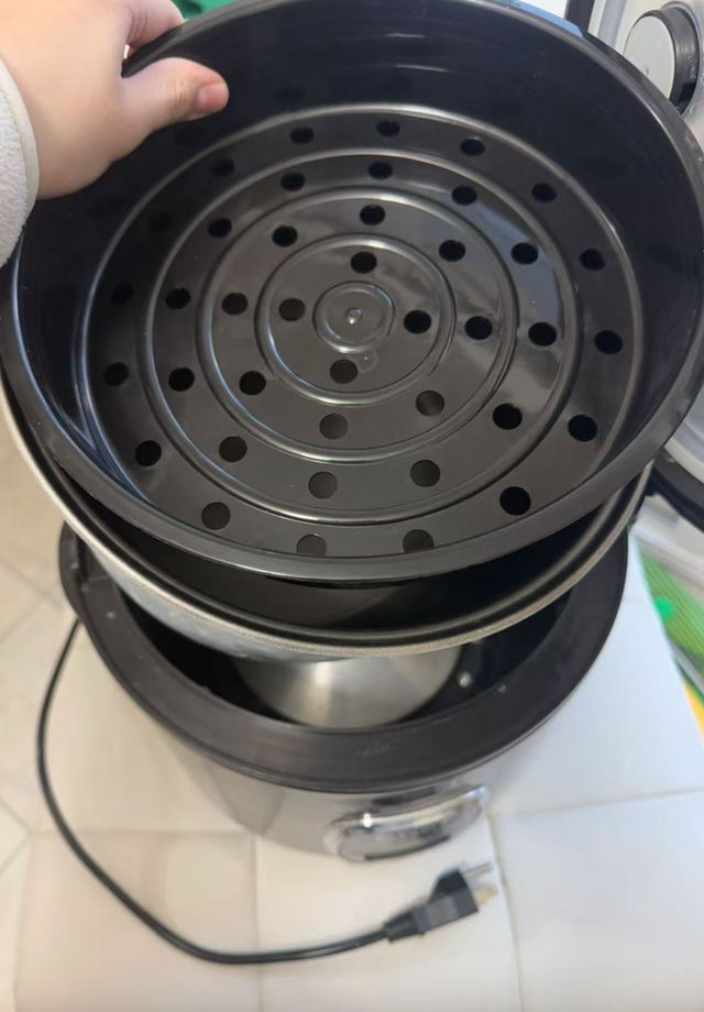 Master Chef Rice Cooker & Steamer + Zhibai Brand Humidifier ...