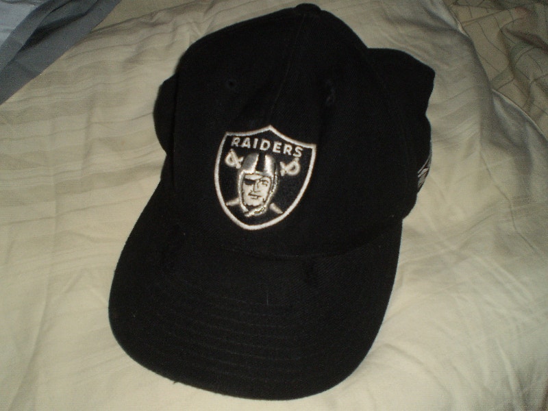 Raiders hat (wool) , Toronto Maple Leafs hat | Men's | London | Kijiji