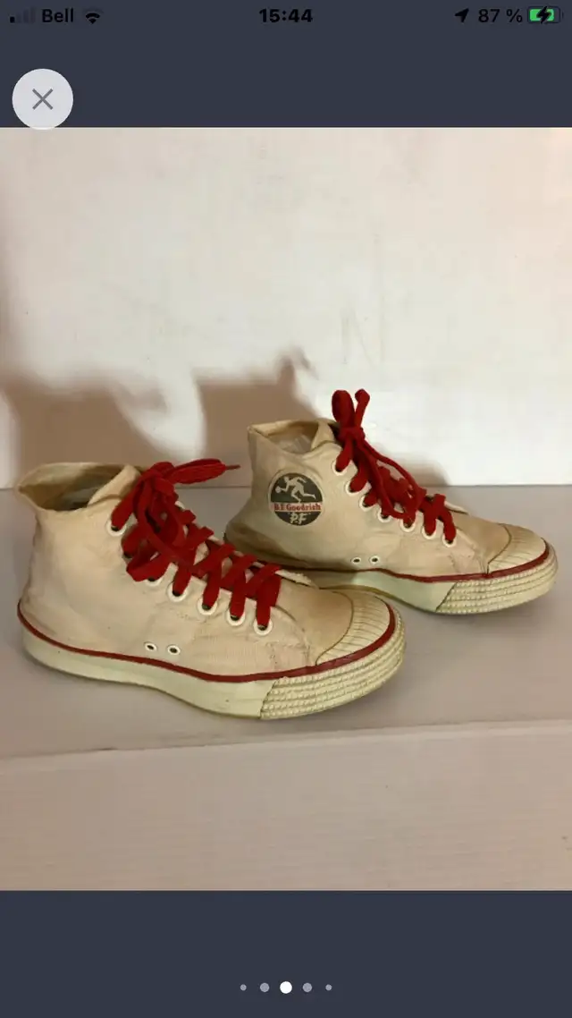 Espadrilles, briquet vintage, montre | Arts & Collectibles | Laval ...