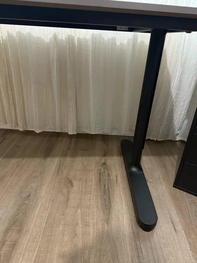 Ikea Desk (Bekant) | Desks | Mississauga / Peel Region | Free local ...