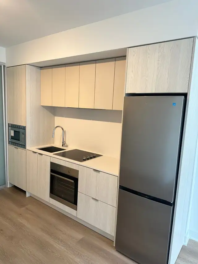 one bedroom in two bedrooms condo | Long Term Rentals | Mississauga ...