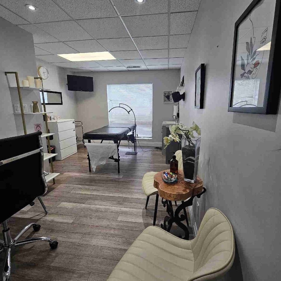 beauty station for rent | Commercial & Office Space for Rent | Oakville ...