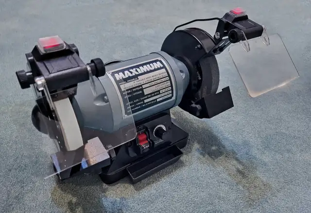 MAXIMUM 2.5A Variable Speed Heavy-Duty Bench Grinder, 6-in | Power ...