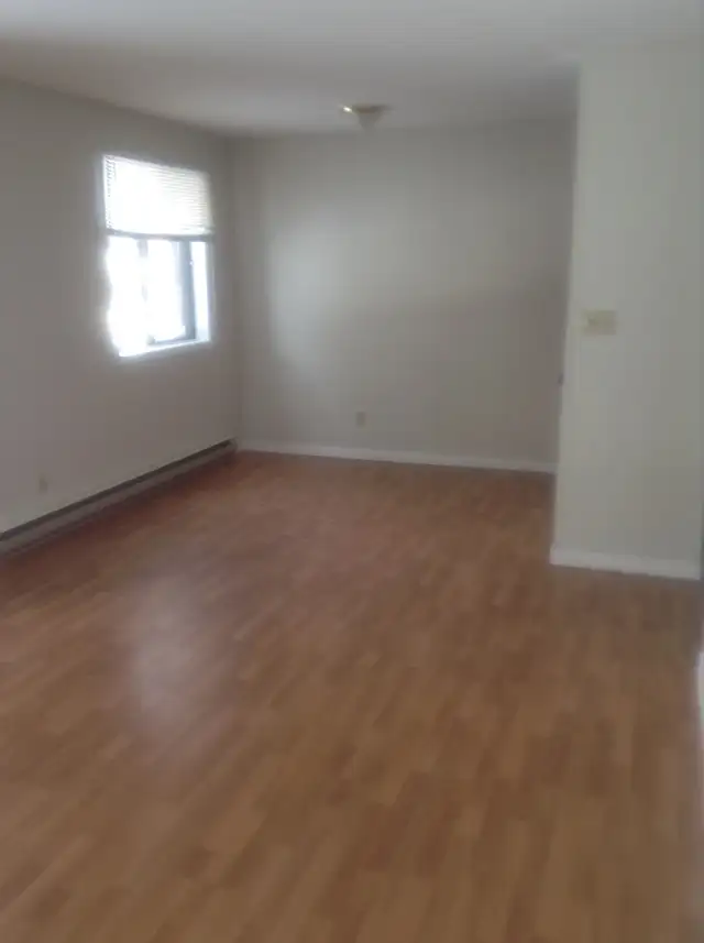 2 bedroom on main floor avl. oct 15th or nov 1st pet friendly | Long ...