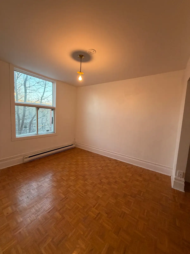 Large 4 ½ Apartment in Verdun (Near Bus and Subway) | Long Term Rentals ...