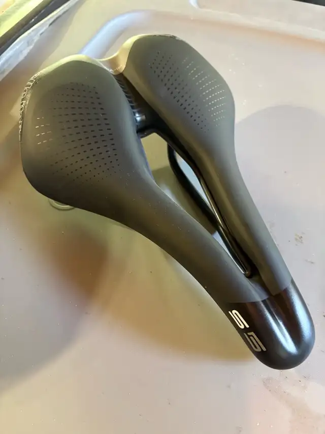 Selle Italia S5 Superflow Bike Saddle | Frames & Parts | Markham / York ...