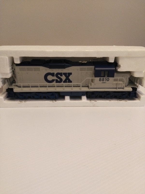 Lionel CSX diesel locomotive o scale train set | Hobbies & Crafts ...